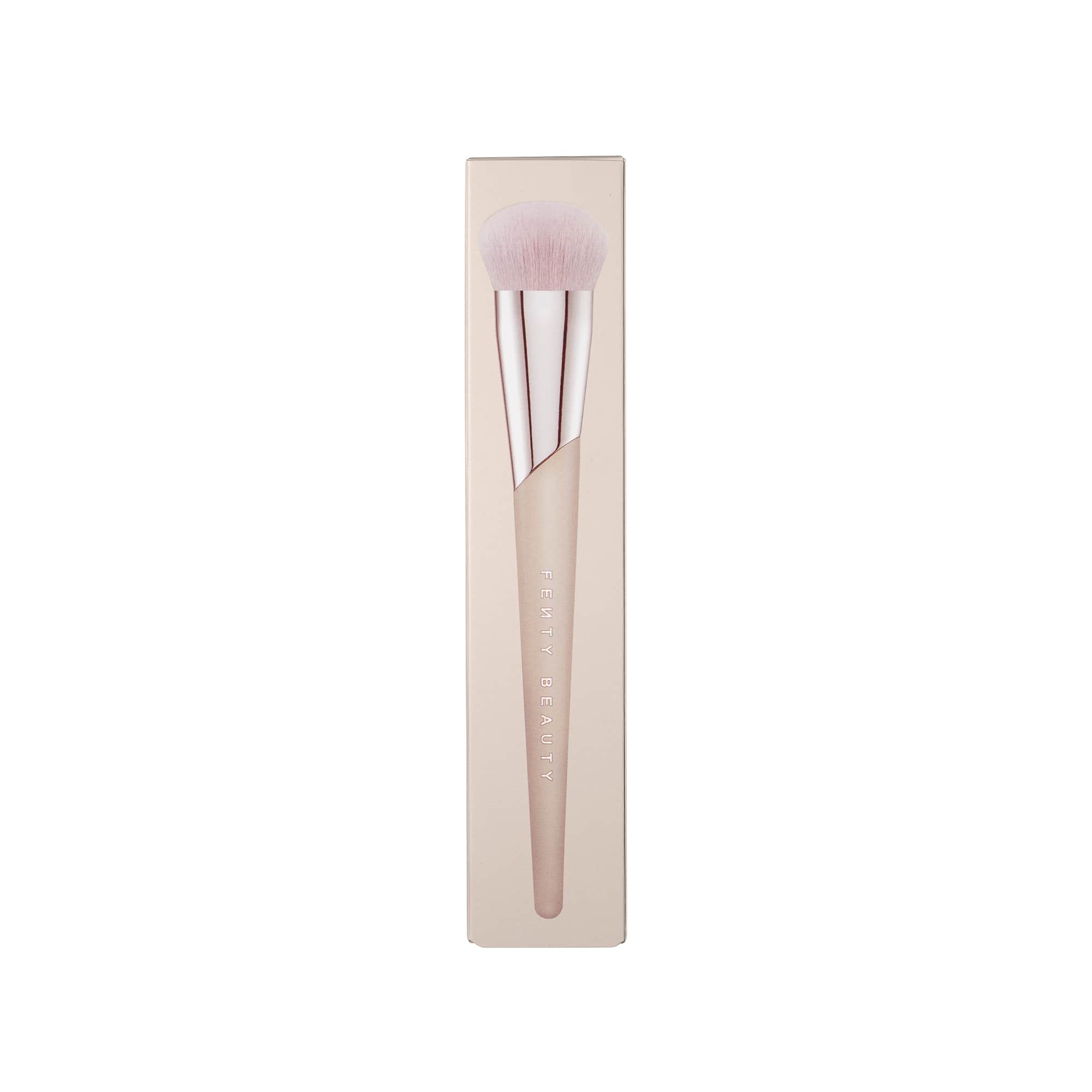 Kabuki-Buff Foundation Brush 115 Fenty Beauty ≡ SEPHORA